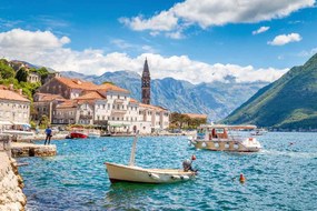 DIMEX | Vliesová fototapeta Historické město Kotor MS-5-2047 | 375 x 250 cm| modrá, bílá, krémová, hnědá