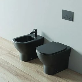 Ideal Standard Tesi WC stojící se sedátkem SoftClose a Aquablade, černá mat T3536V3