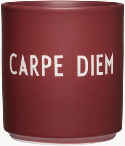Hrnek's nápisem Favourite Carpe Diem