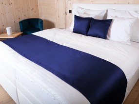Biante Saténový přehoz/běhoun na postel Satén LUX-L039 Námořnická modrá 50x140 cm