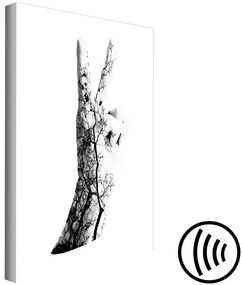 Obraz Umělcova ruka (1 díl) - Černobílé stromy se symbolem vítězství