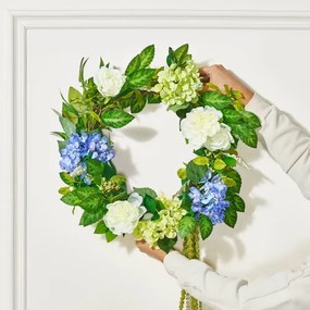 Umělý dekorativní věnec 23 V Modré Bílé Zelené s růžemi hortenzie