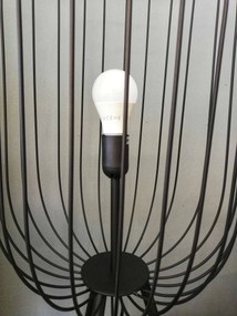 Kovová černá lampa