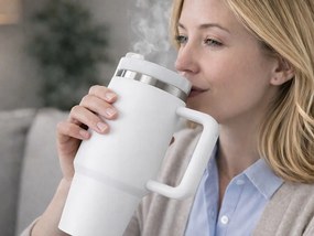 VERK Velký nerezový termohrnek se slámkou a držadlem – 1,2 l - bílý