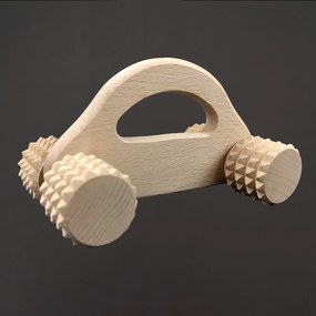 AMADEA Dřevěný masážní váleček - autíčko 17 cm