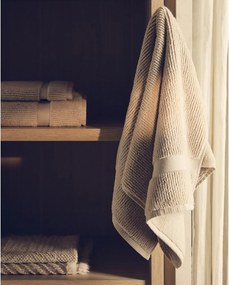 Béžový froté bavlněný ručník 50x90 cm Olvira – Kave Home