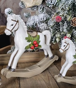 Dekorace bílý houpací koník zdobený cesmínou - 17*5*16 cm
