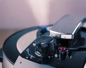 Eldom SW500 nerez / Multifunkční tlakový hrnec / 900 W / 5 l / 14 prog