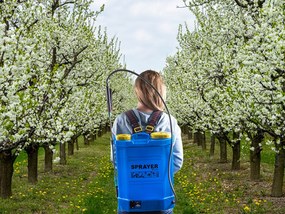 Verk Group AKUMULÁTOROVÝ ZÁDOVÝ TLAKOVÝ POSTŘIKOVAČ ZAHRADNÍ DLOUHÉ KOPÍ 16L