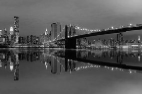 Samolepící fototapeta černobílý most v Manhattanu - 225x150 cm