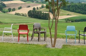 OnaDnes -20% Nardi Červená plastová zahradní židle Bora s područkami