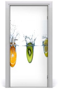 Fototapeta na dveře samolepící ovoce pod vodou 85x205 cm