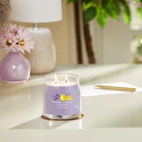 Yankee Candle vonná svíčka Signature ve skle střední Lemon Lavender, 368 g, M
