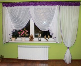 Voálová balkónová Záclona nařasená dva boky s květy různé barvy 600x230cm Barva: tmavě fialová