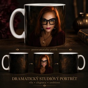 Hrnek s portrétem z vlastní fotografie – panoramatický potisk | 16 uměleckých stylů Styl portrétu:: Dramatický studiový portrét