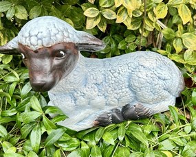 Keramická ovečka sedící