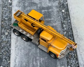 Plechový model - Mobilní jeřáb