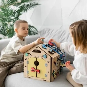 BUSYKIDS Activity board Domeček Mini / Motorická deska / od 1 roku