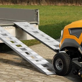 Hliníkové rampy 182,9 × 38,1 cm Kapacita nakládacích ramp 2721,6 kg 2ks