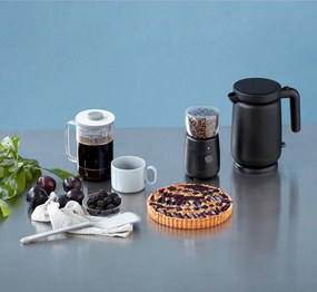 Černá plastová rychlovarná konvice 1 l Foodie – RIG-TIG