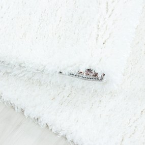 Ayyildiz Kusový koberec BRILLIANT 4200, Sněhová Bílá Rozměr koberce: 280 x 370 cm