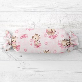 Biante Dětský polštář válec bonbon Sandra SA-438 Růžové žirafy na bílém 15x60 cm