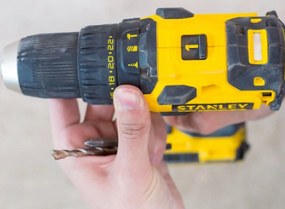 STANLEY FMC627D2 FatMax Aku bezuhlíková příklepová vrtačka (57Nm/18V/2 x2,0Ah), kufr