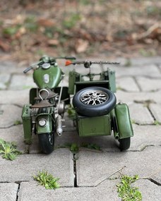 Plechový model - Armádní motocykl URAL s postranním vozíkem
