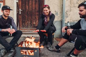 Höfats Stylové ohniště a gril BEER BOX na dřevo