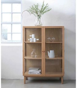 Designová vitrína Dallan 140 cm přírodní dub