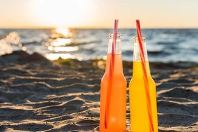 Obraz osvěžující nápoj na pláži