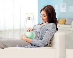 Hape Hrací plyšový uspávací medvídek Bobo / od 0 měsíců