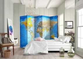 Pokojová zástěna Klasická mapa světa - mapa s barevnými kontinenty a nápisy
