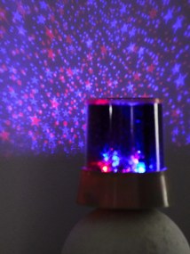 Sinsay - Rotační LED RGB projektor hvězd - béžová