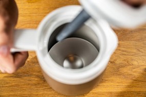 Překapávač na kávu Enfinigy 1,25 l stříbrný