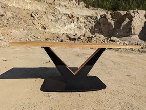 Jídelní stůl z dubového masivu Herodes v industriálním designu Velikost Desky: 2100x1000 (mm)