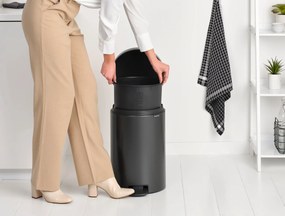 Brabantia Pedálový koš NewIcon 20L tmavě šedá