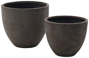 OnaDnes -20% Set dvou tmavě šedých zahradních květináčů Kave Home Serili