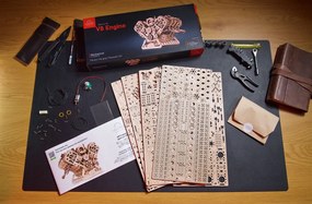 Ugears 3D dřevěné mechanické puzzle Motor V8