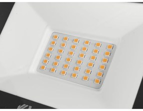 LED reflektor 30W - teplá bílá 2700K (80)