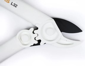 Pákové zahradní nůžky Fiskars PowerGear™ White L32 1026930
