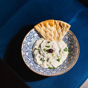 Bílá/modrá porcelánová polévková miska 1 l Azul – BonBistro