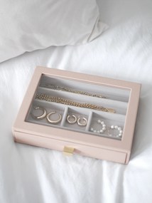 Krabička na šperky Stackers s 6 přihrádkami se zásuvkou a skleněným víkem classic taupe