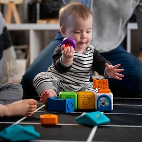 Baby Einstein Magnetické kostky s aktivitami Connectables Bridge & Learn 15 ks 6 m+