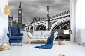 DIMEX | Samolepicí vliesová fototapeta na zeď Westminster Bridge MA-5-0651 | 375 x 250 cm | bílá, černá