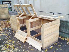 Kokoza Uzavíratelný dřevěný tříkomorový kompostér Materiál: Modřín, Montáž + doprava po Praze: Ano