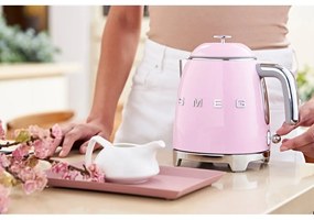 Růžová rychlovarná konvice z nerezové oceli 800 ml Retro Style – SMEG