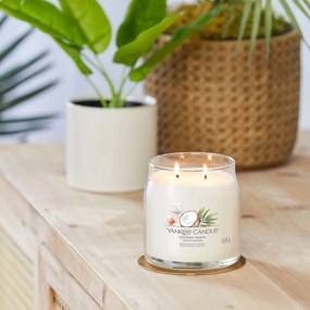 Yankee Candle – Signature svíčka Coconut Beach (Kokosová pláž) Velikost: střední 368 g