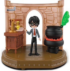 Set figurek a příslušenství harry potter učebna míchání lektvarů s figurkou harryho