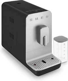 Automatický kávovar Smeg BCC13BLMEU s mléčným systémem / 1350 W / 1,4 l / matná černá